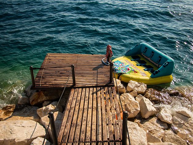 Sofa Ride for 4 persons | Water tube for rent in Omiš, Croatia | 365.tours