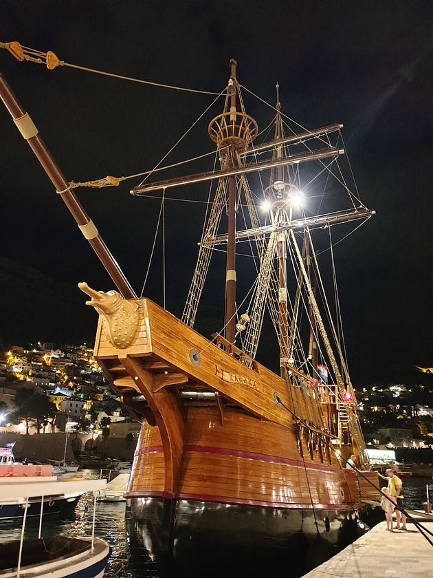 Night Transfer from Dubrovnik Old Port to New Port by Karaka Boat ...
